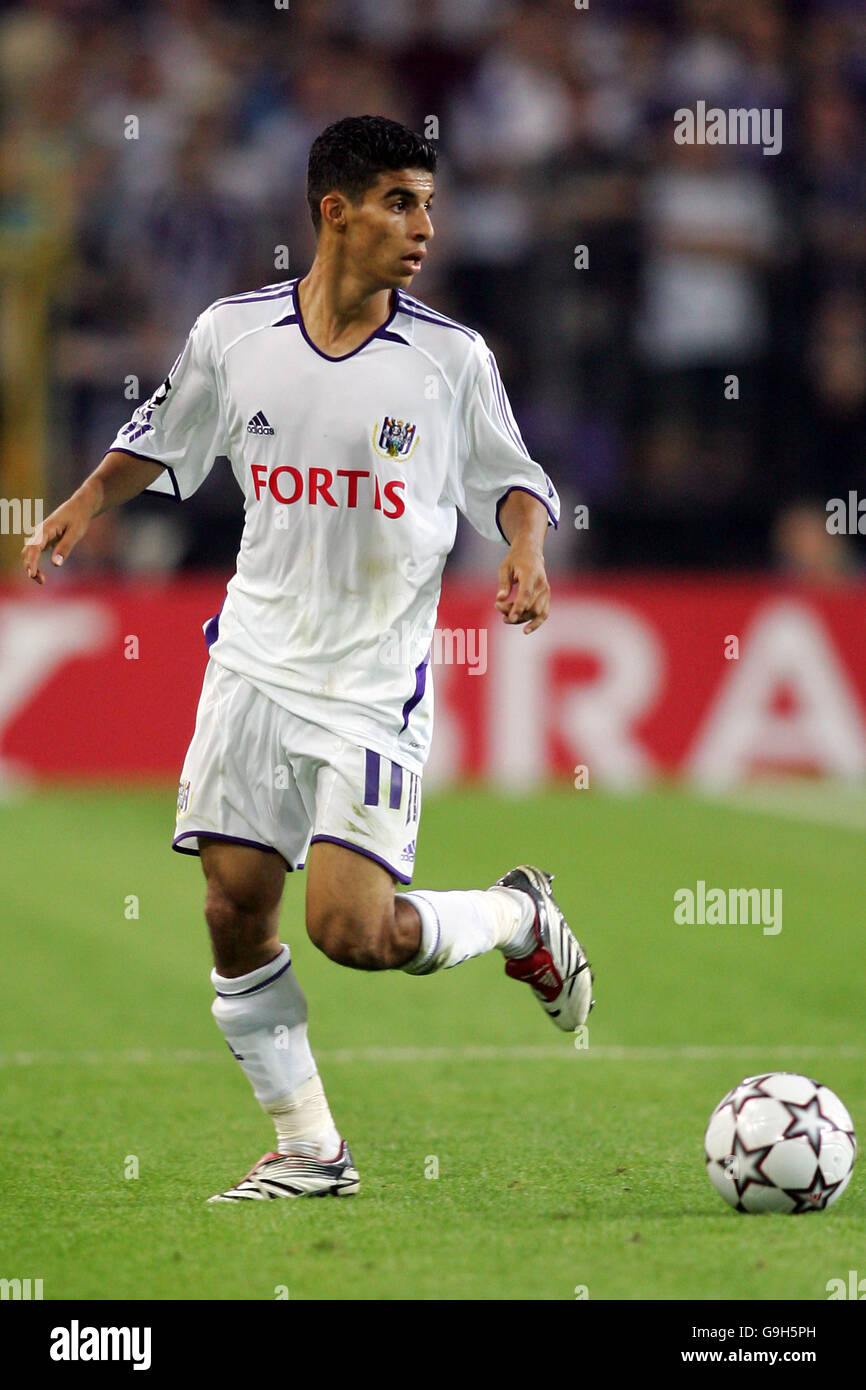 Mbark boussoufa anderlecht hi-res stock photography and images - Alamy