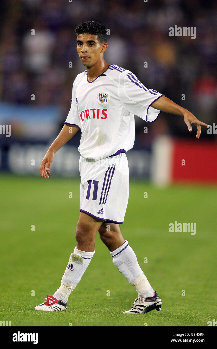 Mbark boussoufa anderlecht hi-res stock photography and images - Alamy