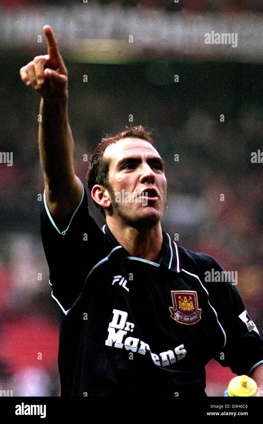 Soccer - AXA FA Cup - Fourth Round - Manchester United v West Ham ...