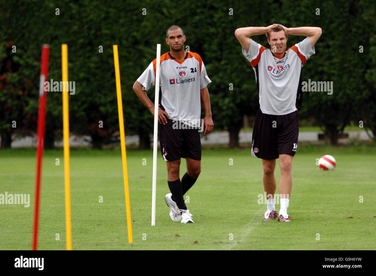 Charlton Athletic's Jonathan Fortune (l) and goalkeeper Stephan ...