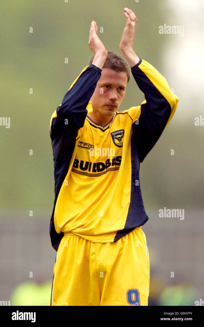 Oxford uniteds steve basham hi-res stock photography and images - Alamy