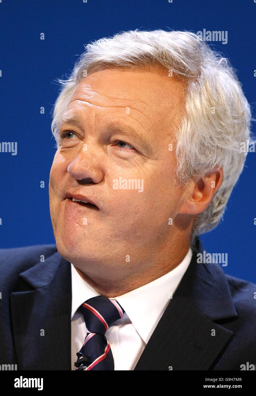David davis speaking conference hi-res stock photography and images - Alamy