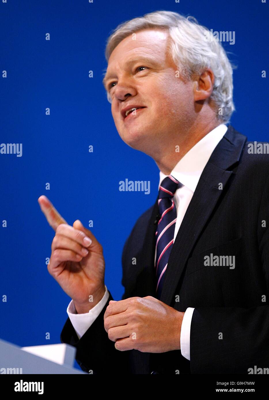 David davis speaking conference hi-res stock photography and images - Alamy