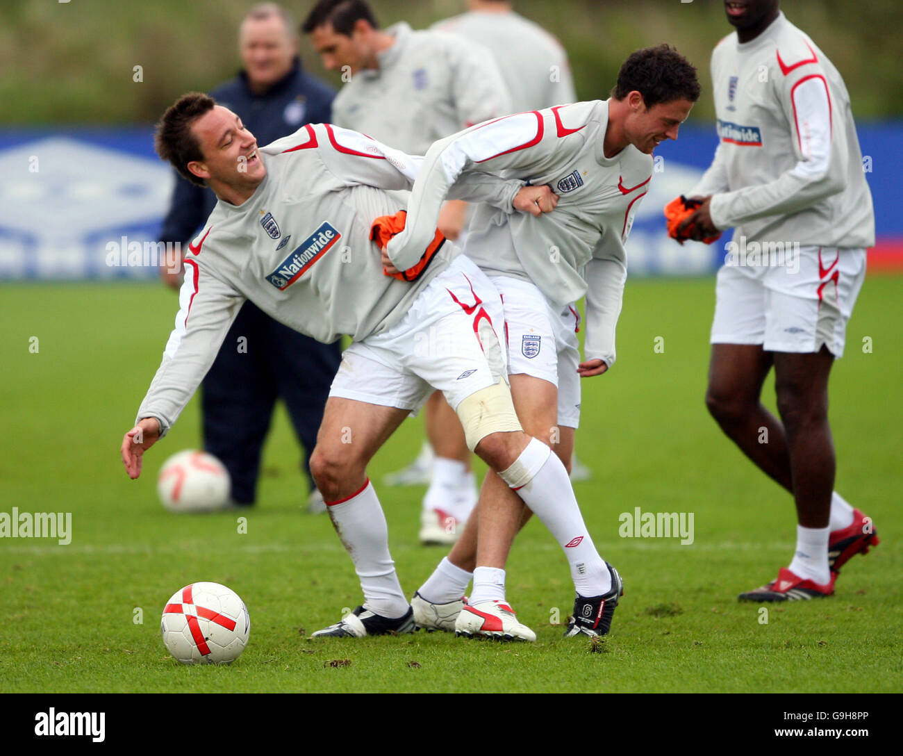 Englands john terry and wayne bridge hi-res stock photography and ...