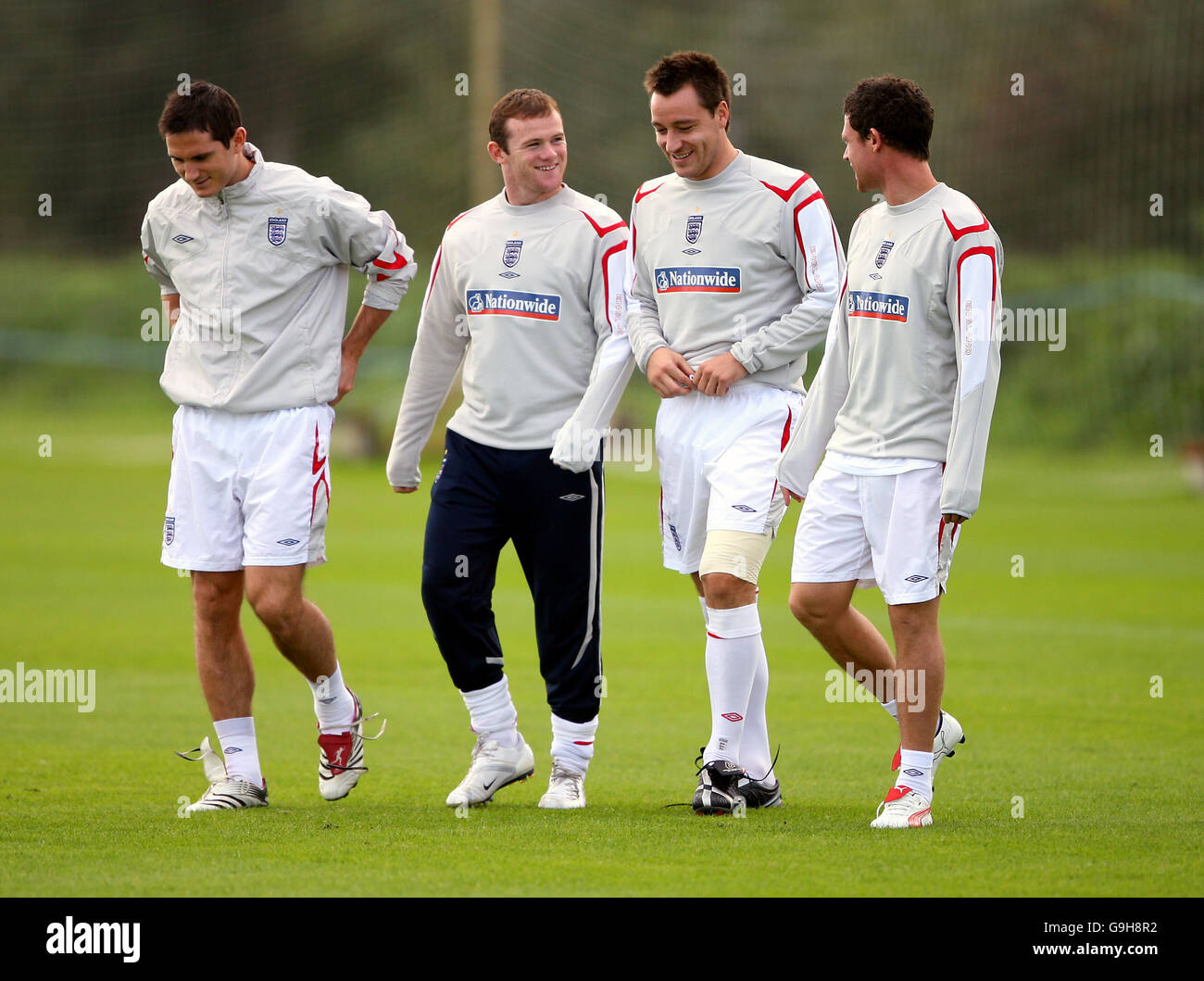 Englands john terry wayne bridge hi-res stock photography and images ...