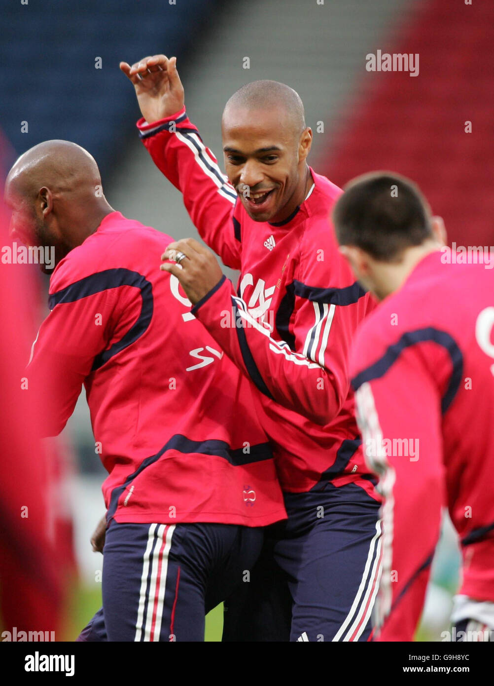 Thierry henry france training hi-res stock photography and images - Alamy
