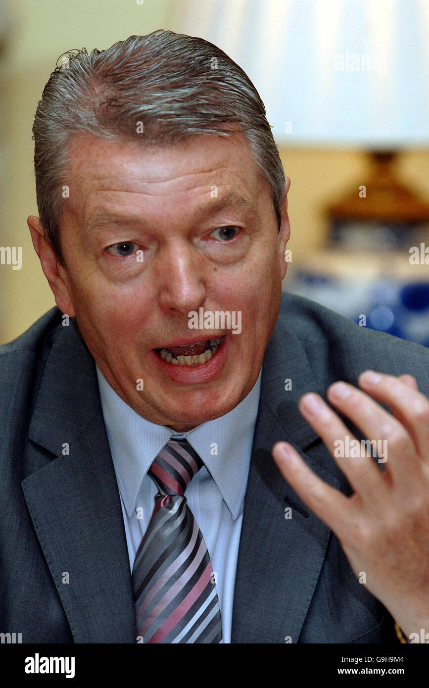 Alan johnson and children hi-res stock photography and images - Alamy