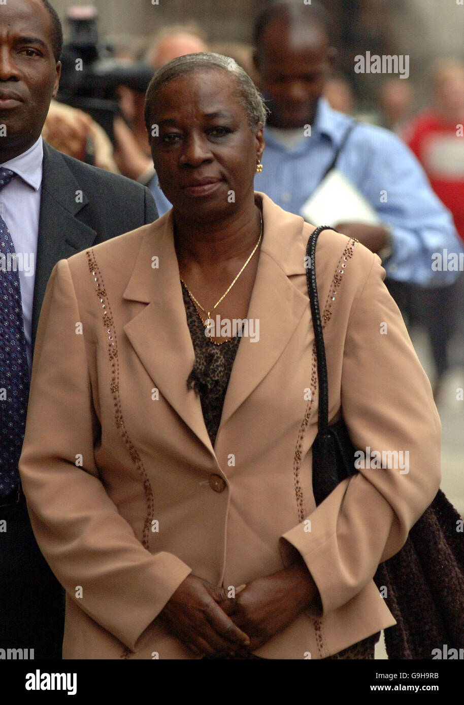 Gloria, the mother of Damilola Taylor, arrives at the Old Bailey in ...
