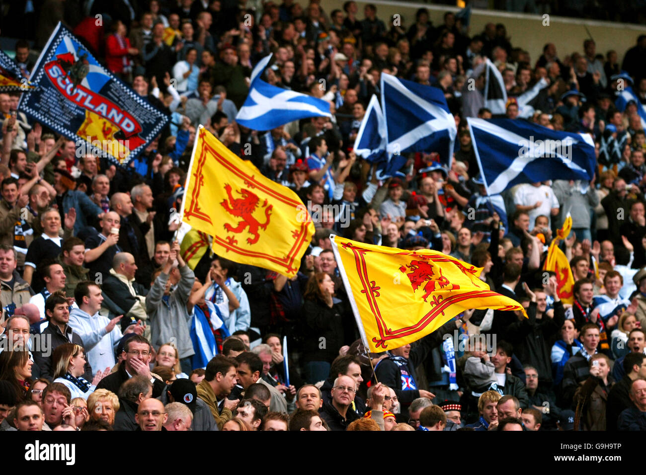 Scotland fans flags hampden hi-res stock photography and images - Alamy