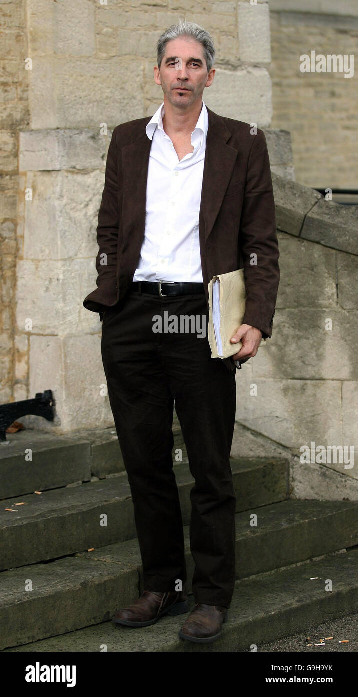 Inquest into the death of Terry Lloyd Stock Photo - Alamy