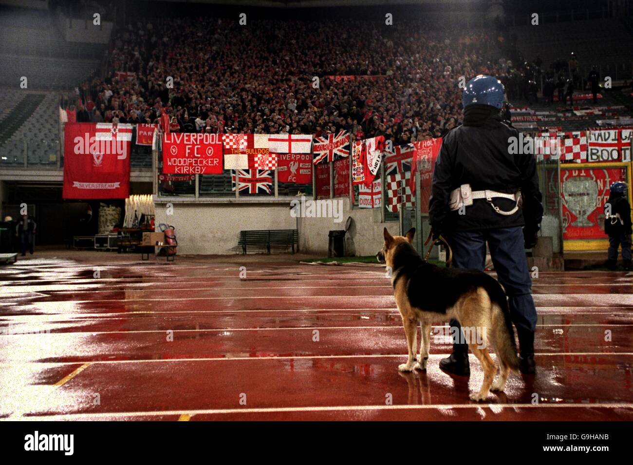 Roma v liverpool fans hi-res stock photography and images - Alamy