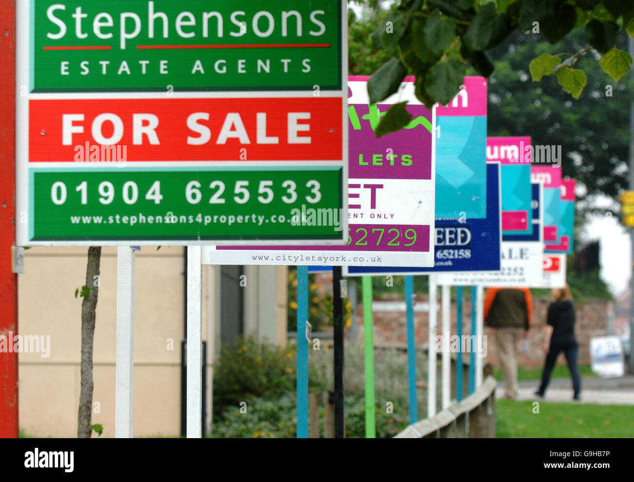 Estate Agent Boards High Resolution Stock Photography and Images - Alamy