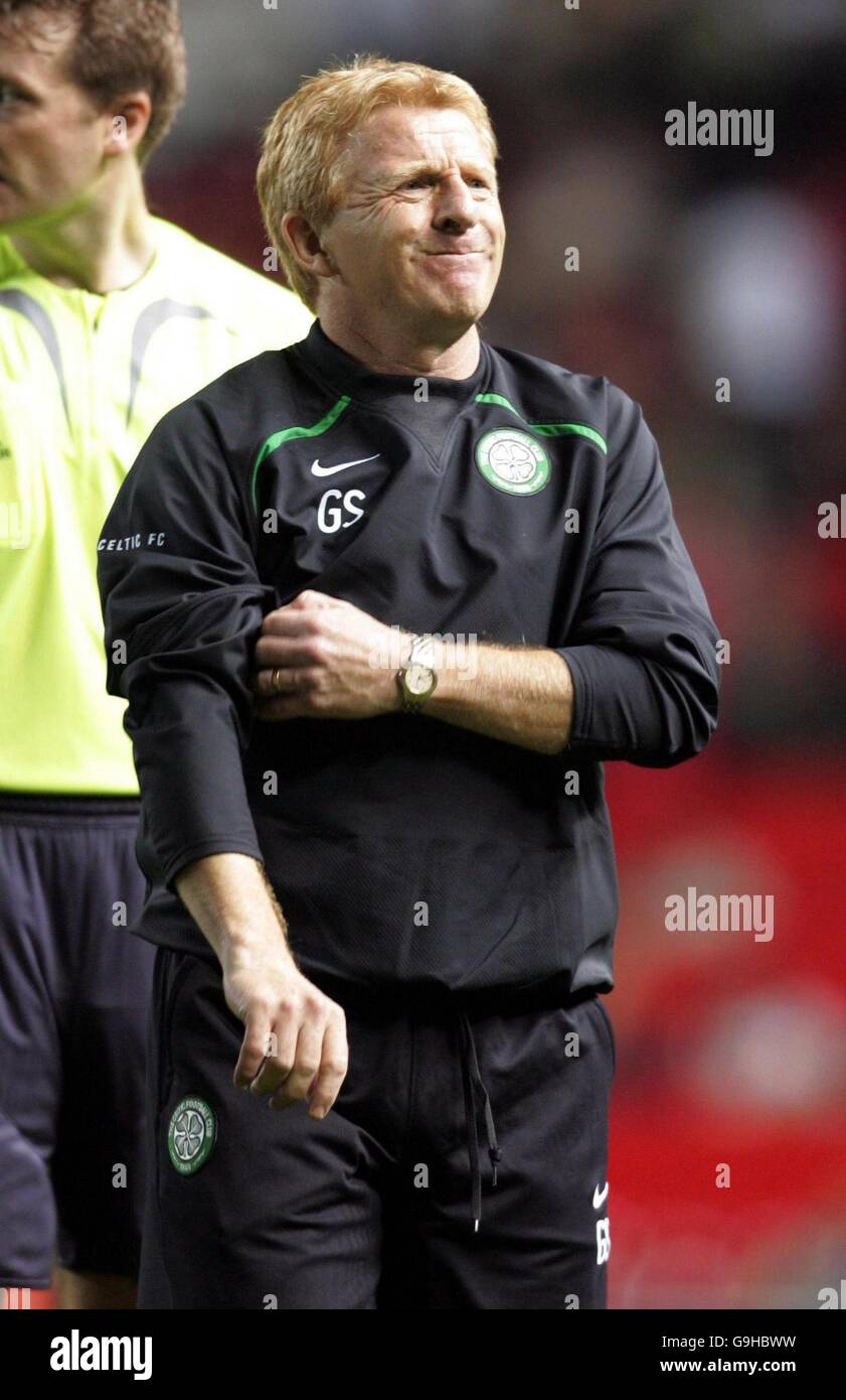 Celtic manager Gordon Strachan shows his disappointment after the UEFA ...