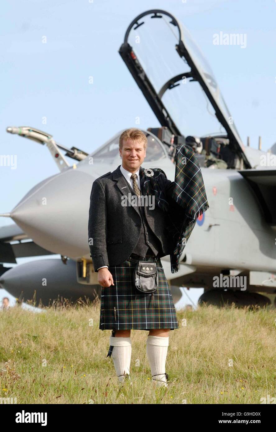Raf squadron leader colin mcgregor hi-res stock photography and images ...
