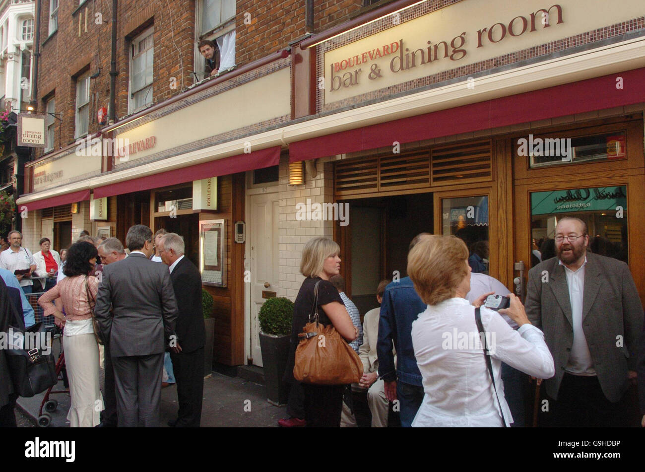 2i's bar soho hi-res stock photography and images - Alamy