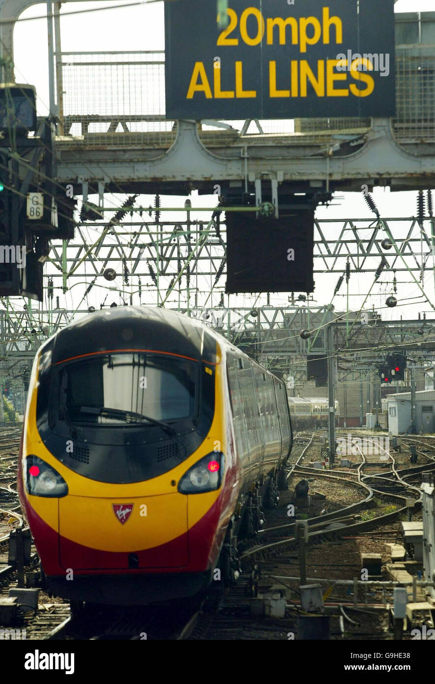 The Virgin train sets off in an attempt for the record for the fatest ...