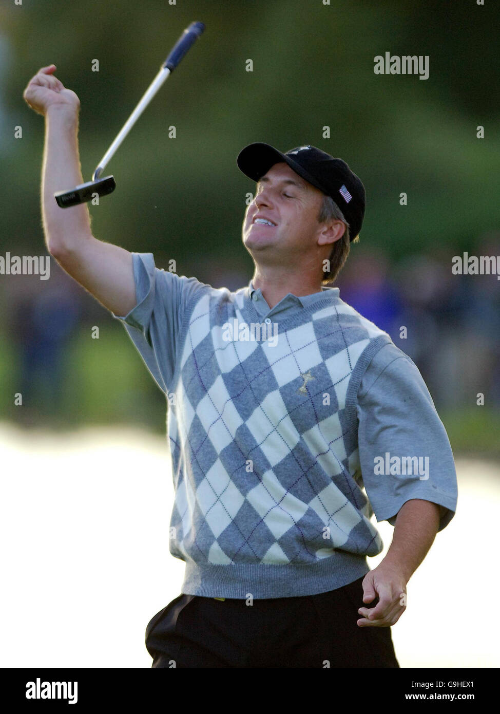 USA's David Toms reacts after missing a putt during today's four-ball ...