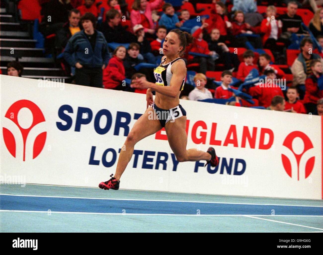 Sam davies in action in heat of the 200m hi-res stock photography and ...