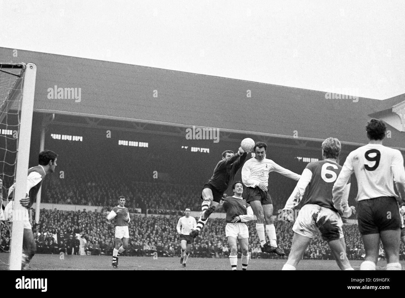 Goalkeeper jim furnell hi-res stock photography and images - Alamy