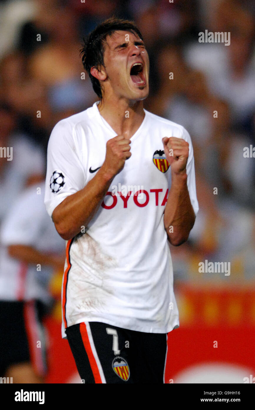 Soccer - UEFA Champions League - Group D - Valencia v Roma - Mestalla ...