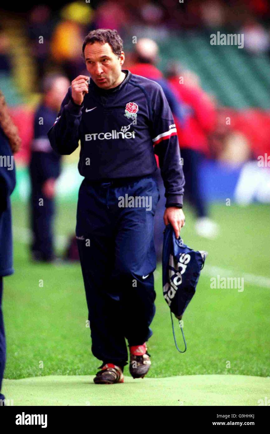 England kicking coach dave alred hi-res stock photography and images ...