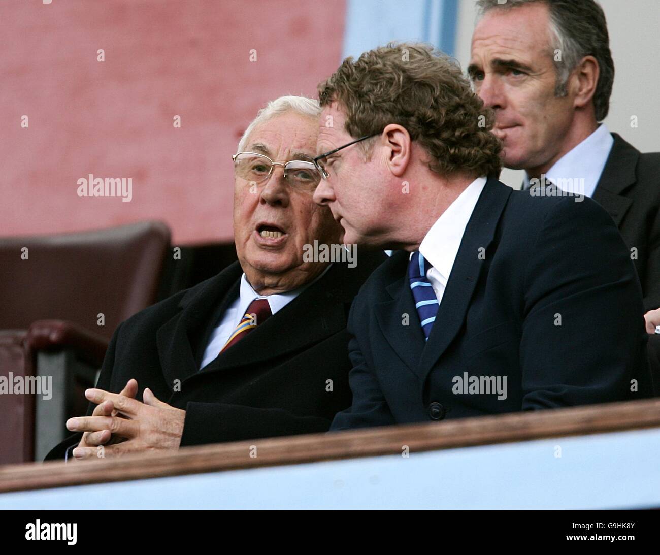 Doug ellis aston villa hi-res stock photography and images - Alamy