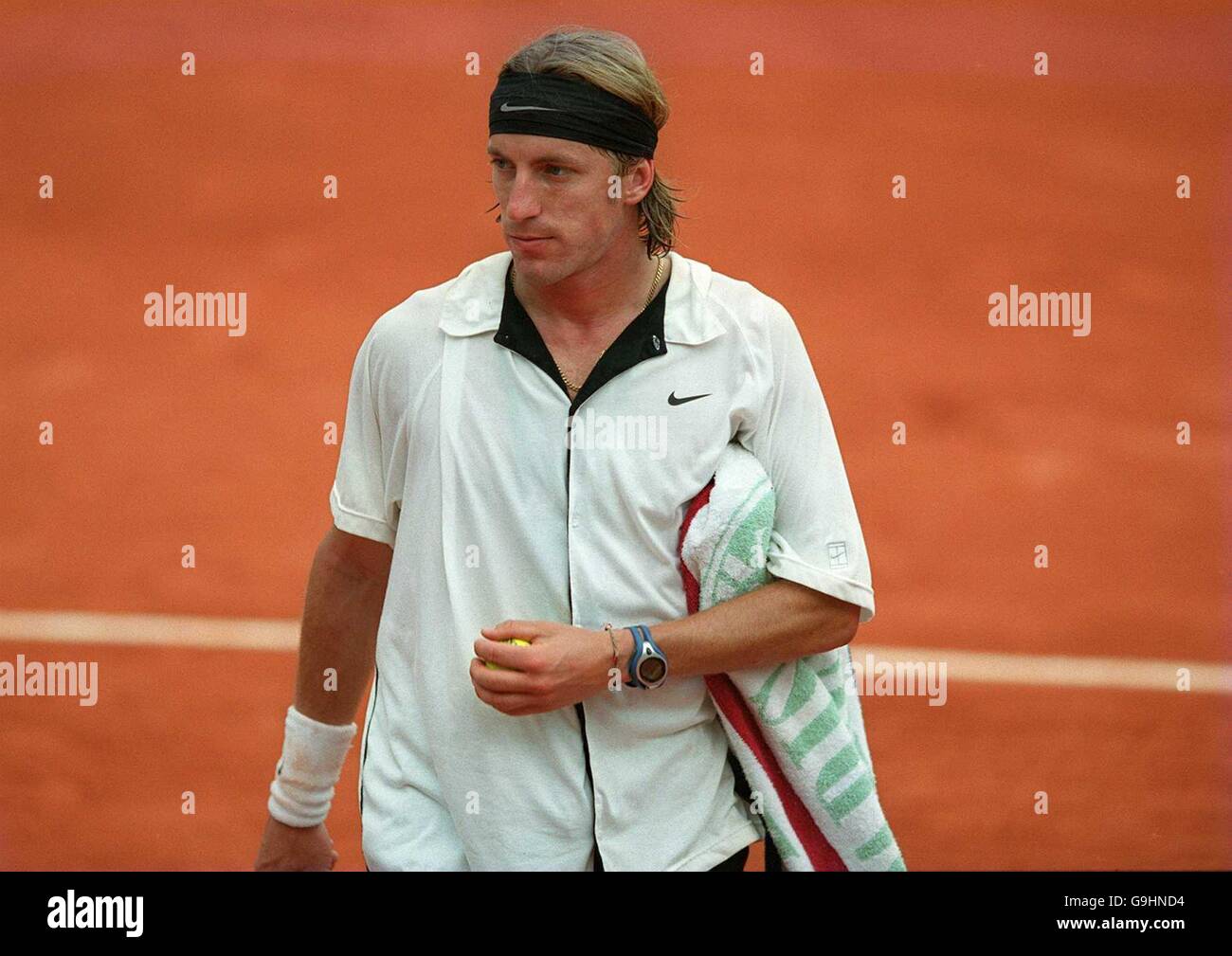 Fernando vicente during his match with yevgeny kafelnikov hi-res stock ...