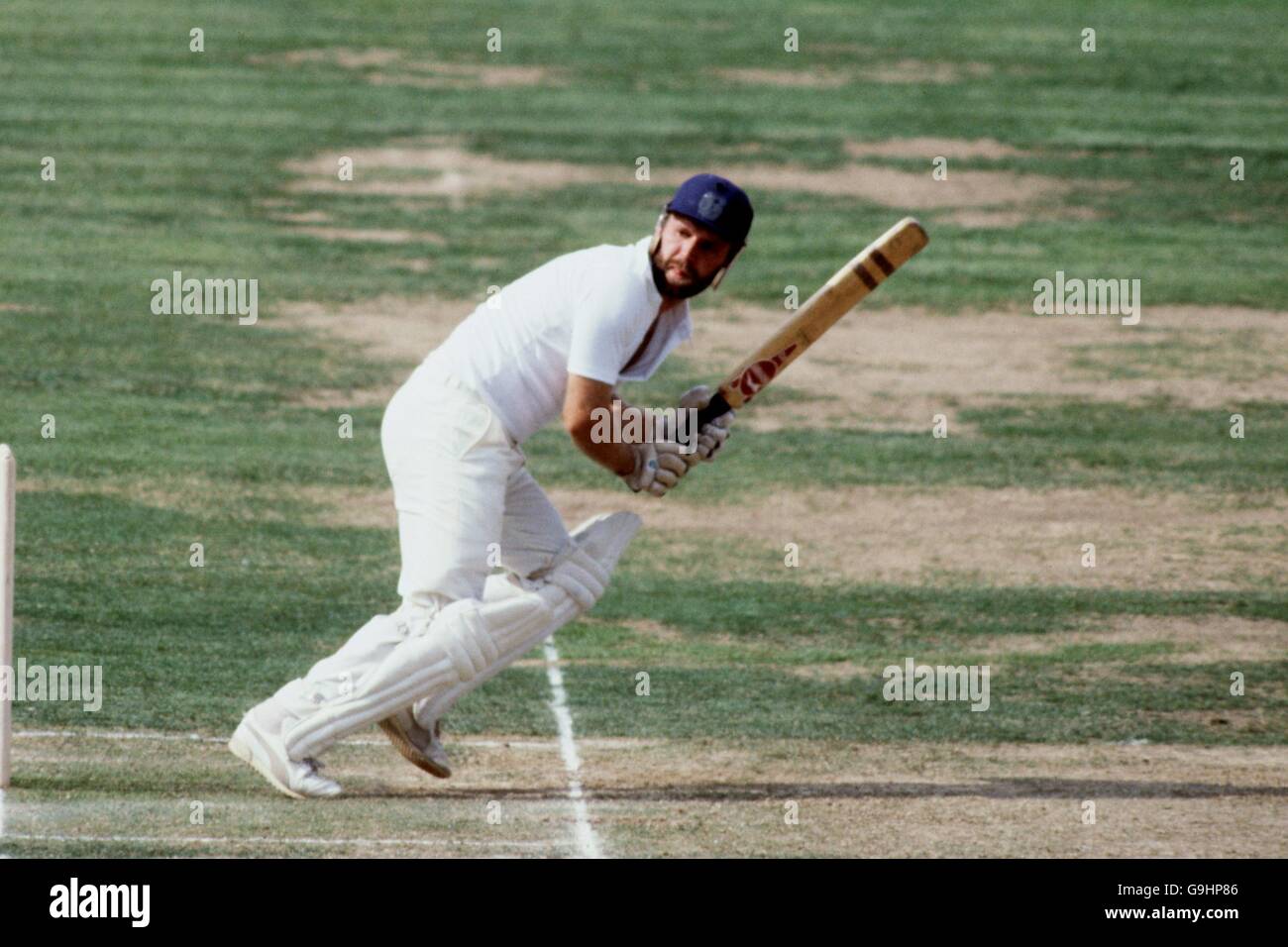 Surrey cricket player hi-res stock photography and images - Alamy