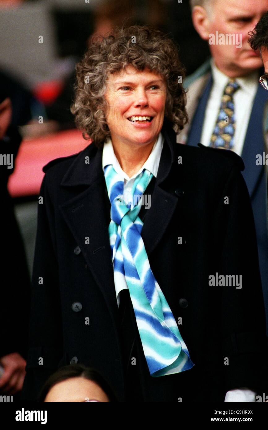 Sports minister kate hoey enjoys game hi-res stock photography and ...