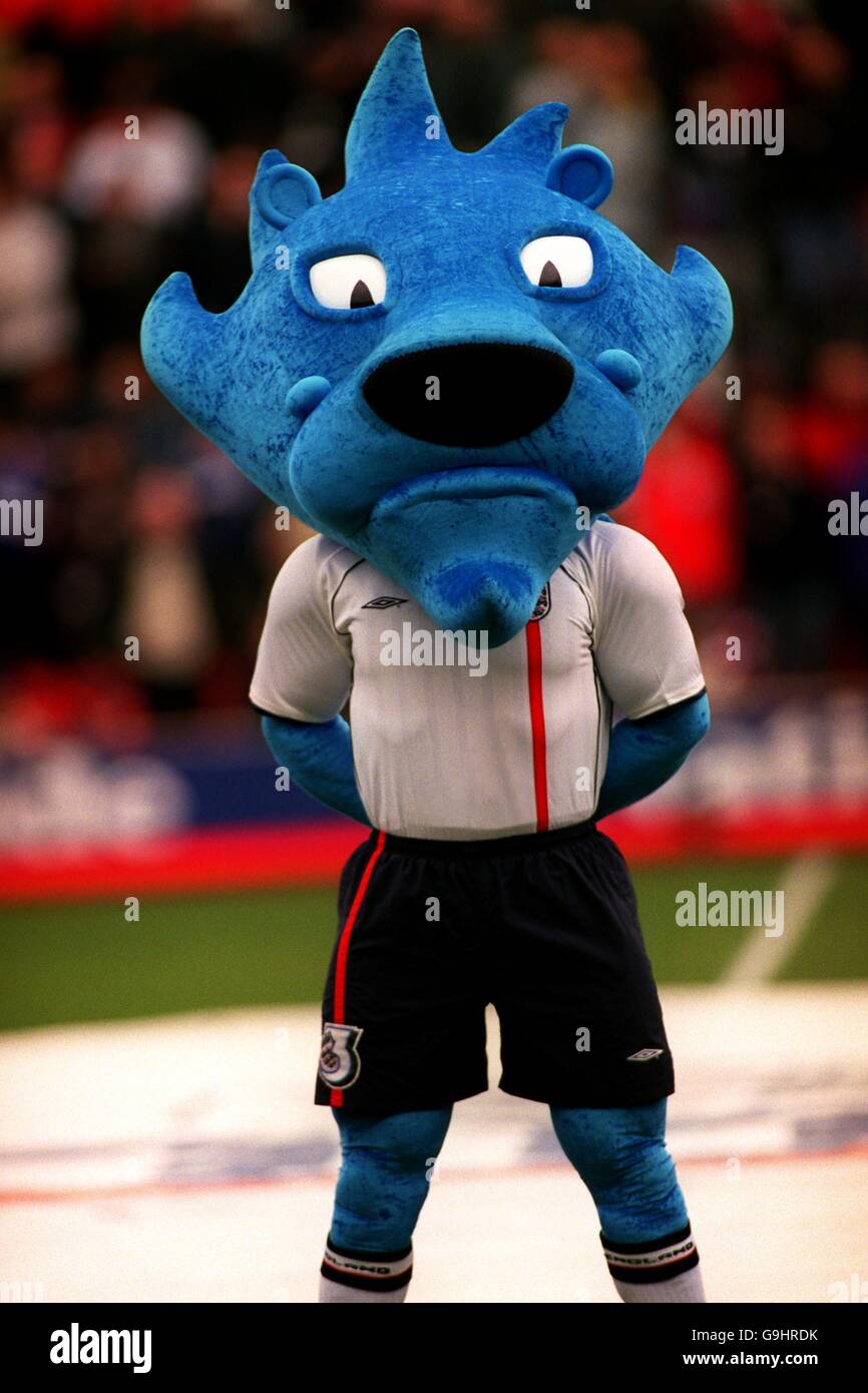 England lion mascot hi-res stock photography and images - Alamy