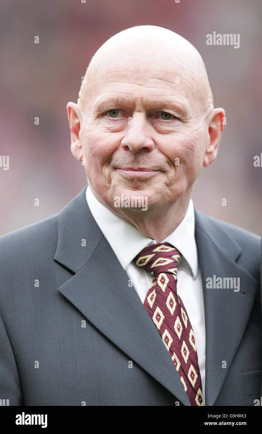Soccer manchester united wilf mcguinness hi-res stock photography and ...