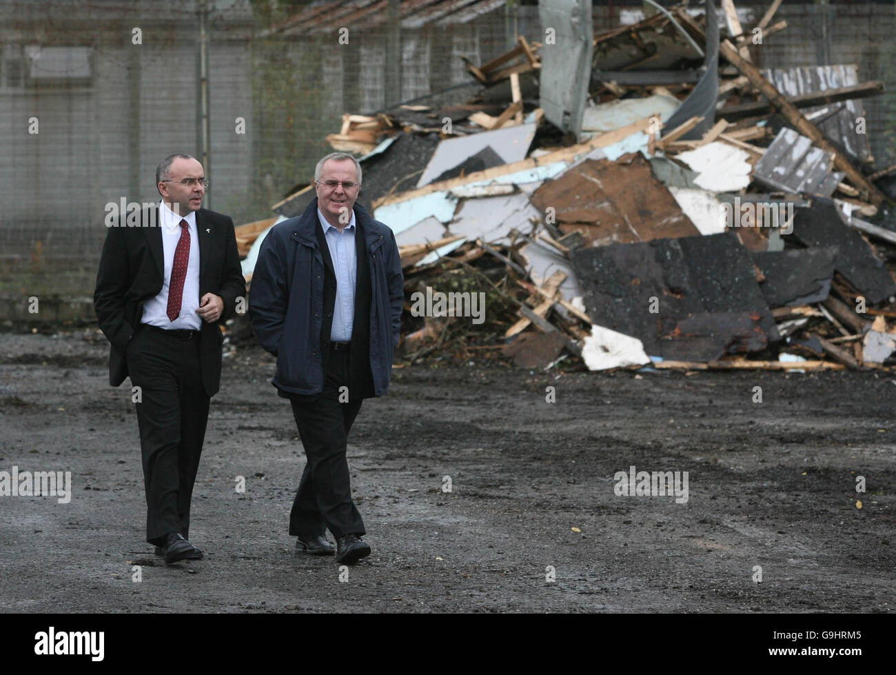 Demolition compound hi-res stock photography and images - Alamy