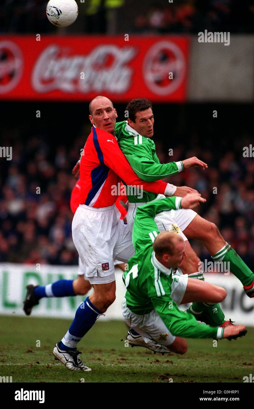Soccer - World Cup 2002 Qualifier - Group Three - Northern Ireland v ...