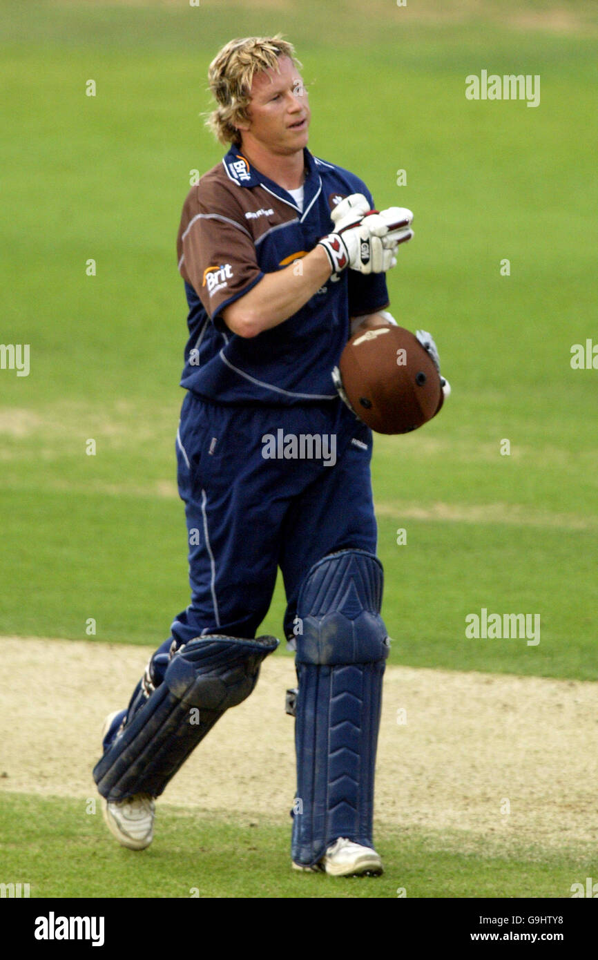 Jonathan batty at the oval hi-res stock photography and images - Alamy