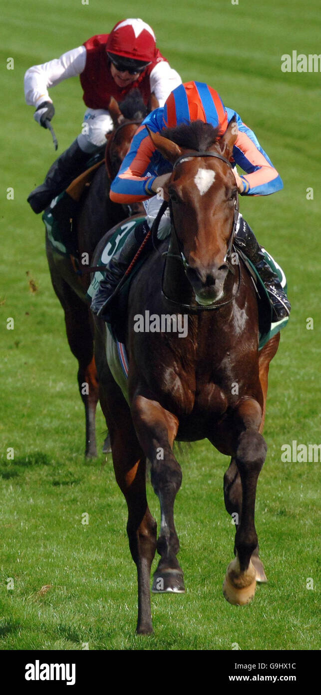 Racing - Ascot - Day two Stock Photo - Alamy