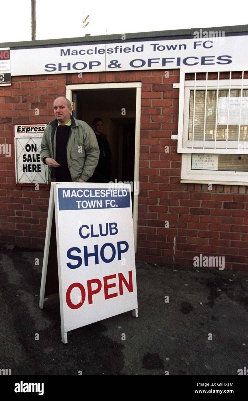 The macclesfield town club shop hi-res stock photography and images - Alamy