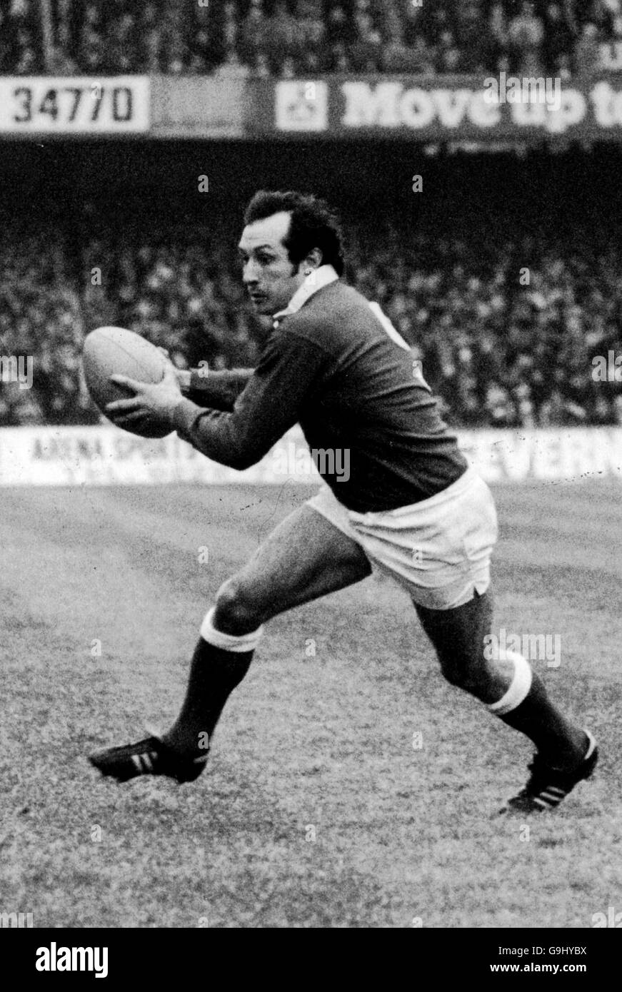 Gareth edwards rugby wales Black and White Stock Photos & Images - Alamy