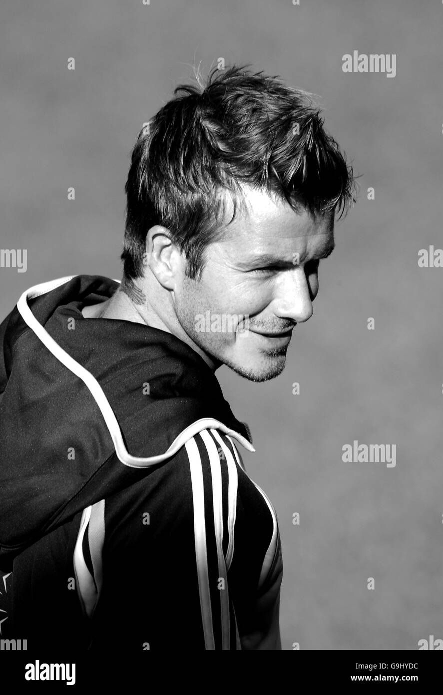 David beckham real madrid football Black and White Stock Photos ...