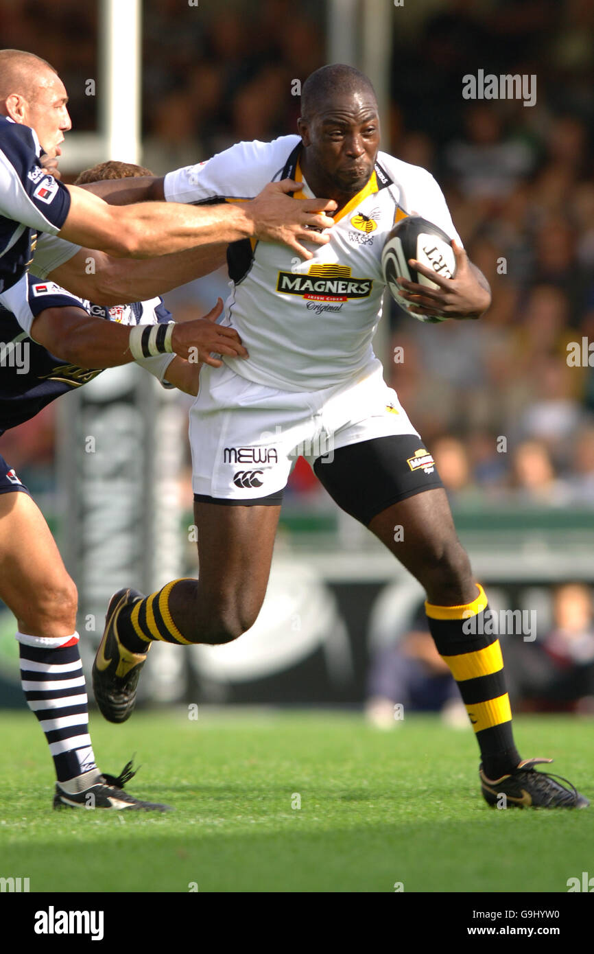 Guinness full length stock action hi-res stock photography and images ...