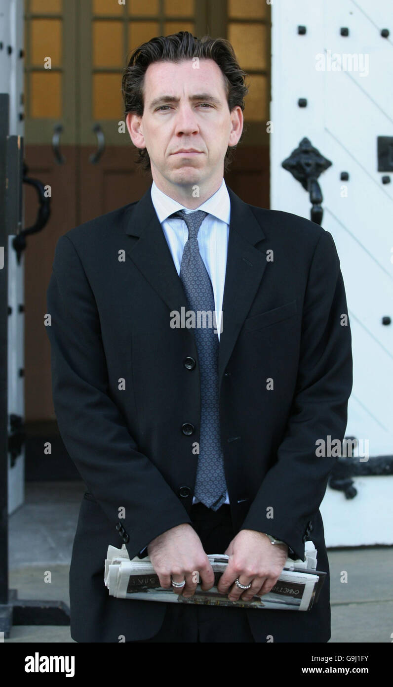 Peter lloyd reporter hi-res stock photography and images - Alamy