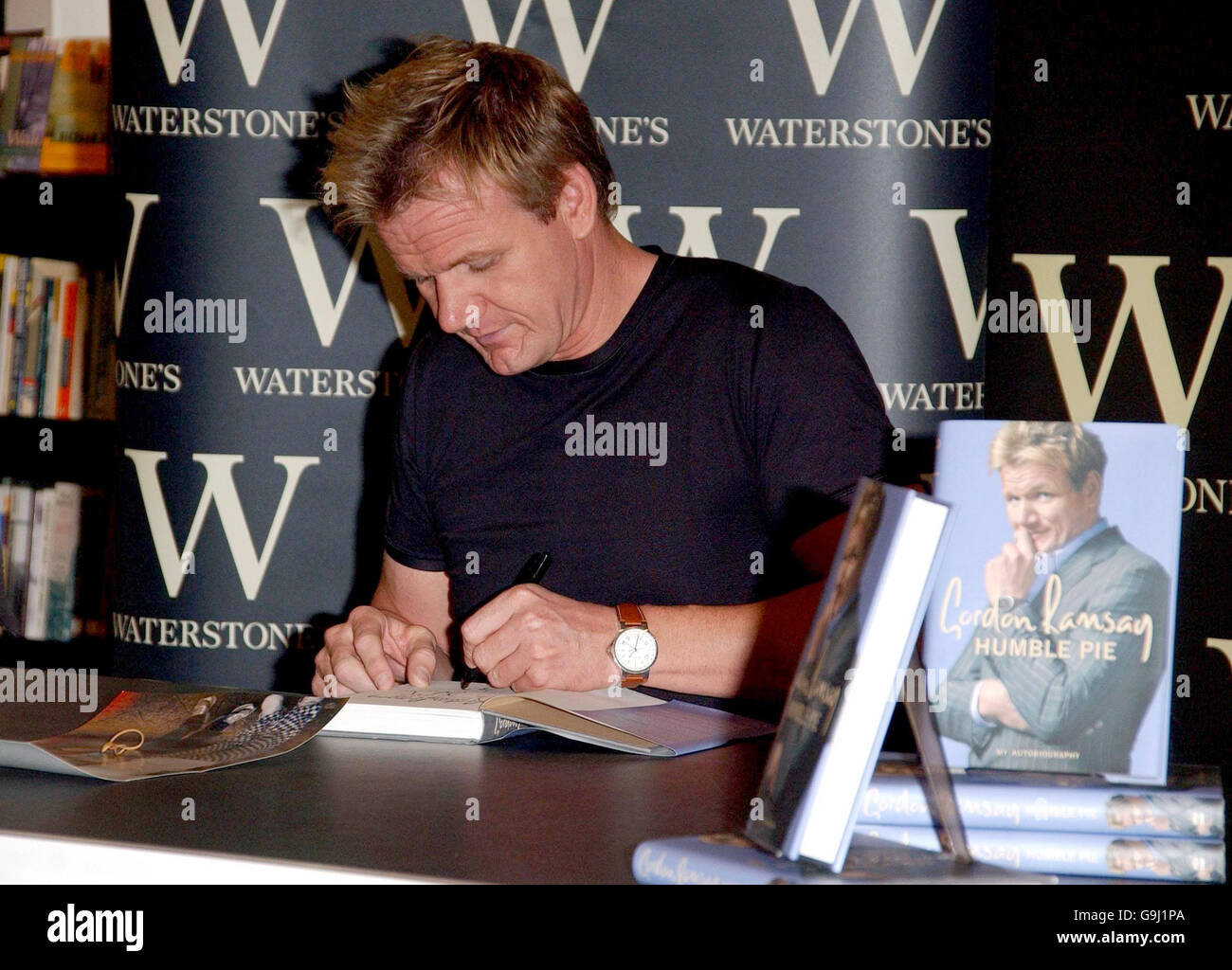 Gordon ramsay book hi-res stock photography and images - Alamy