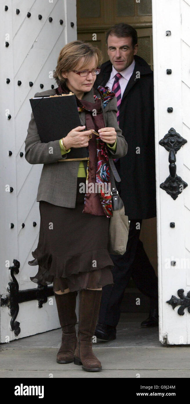 Itn foreign correspondent hi-res stock photography and images - Alamy