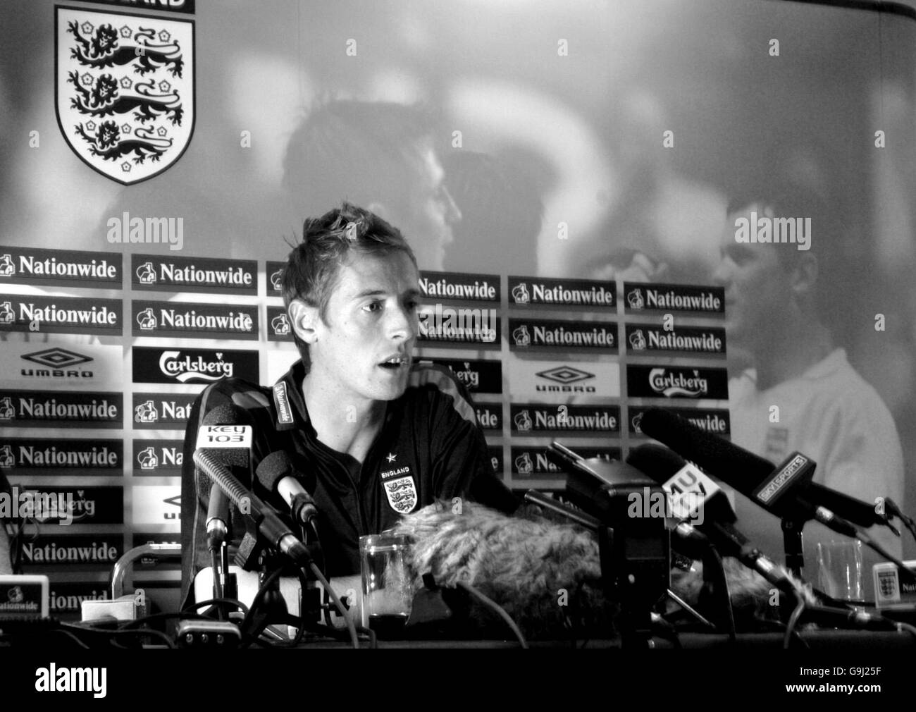 Peter crouch Black and White Stock Photos & Images - Alamy