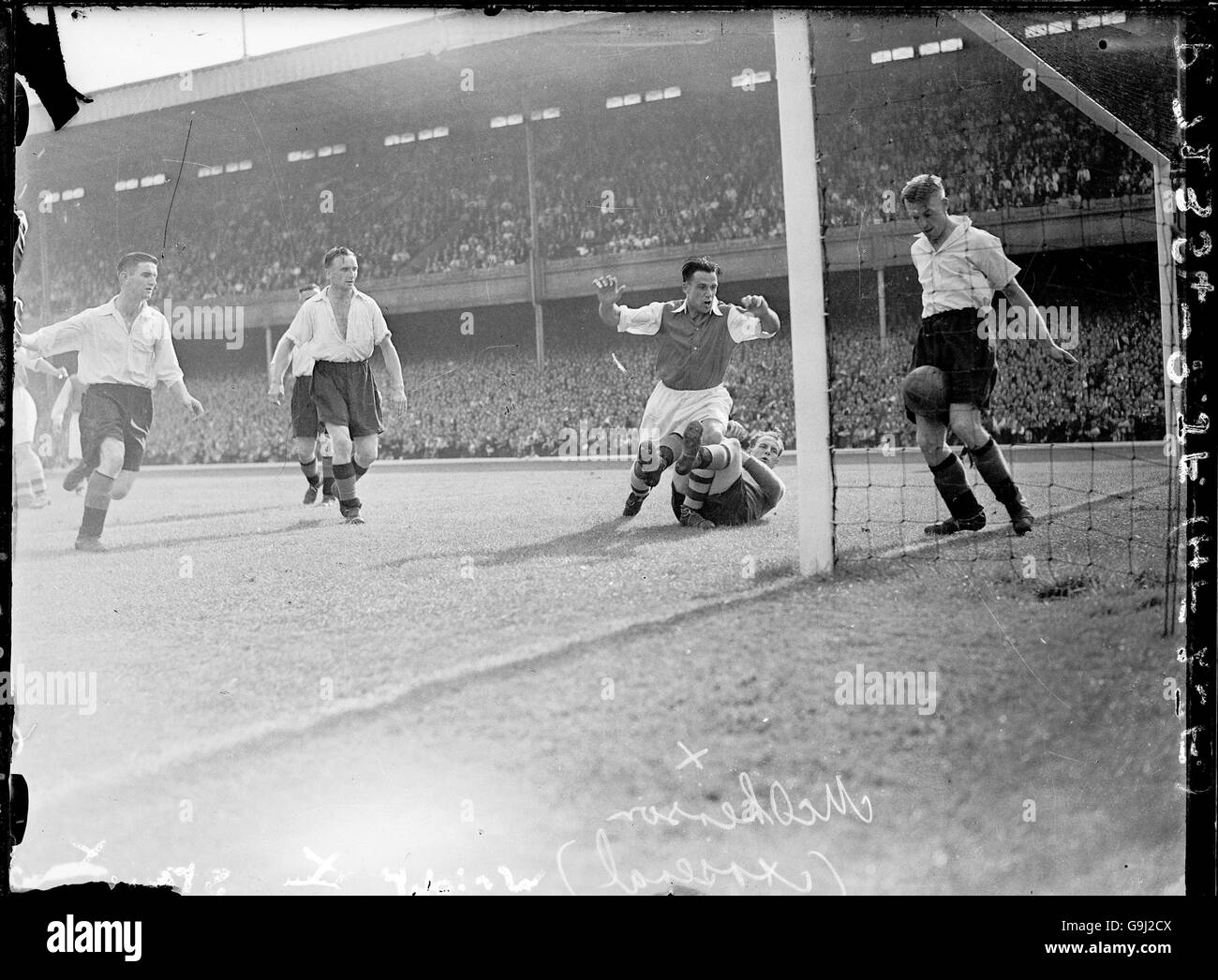 (L-R) Sunderland's Jack Stelling and Arthur Wright look on as Arsenal's ...
