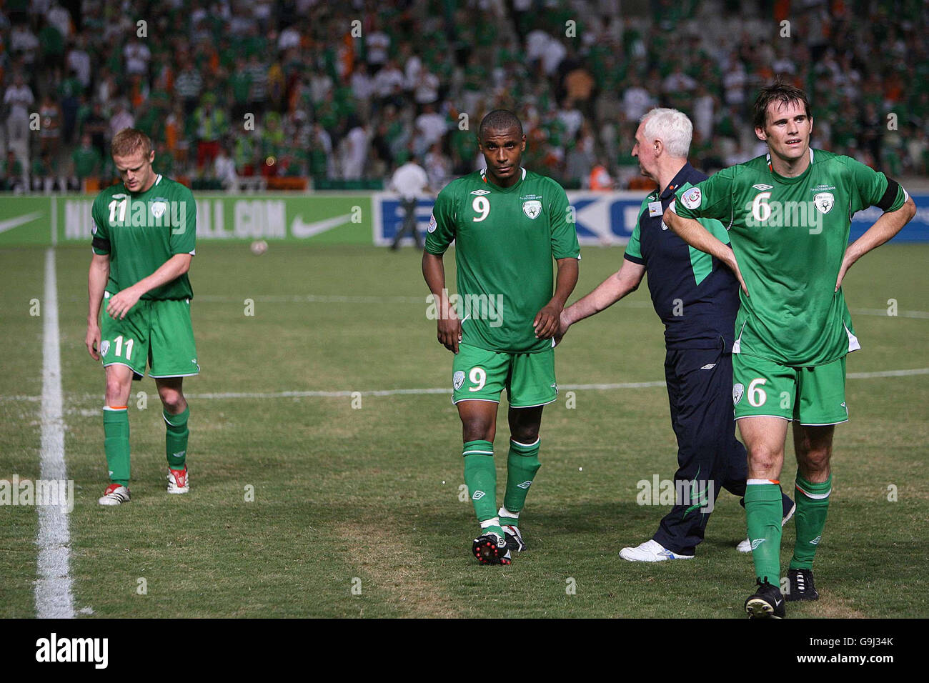 Republic ireland players from left right damian duff hi-res stock ...