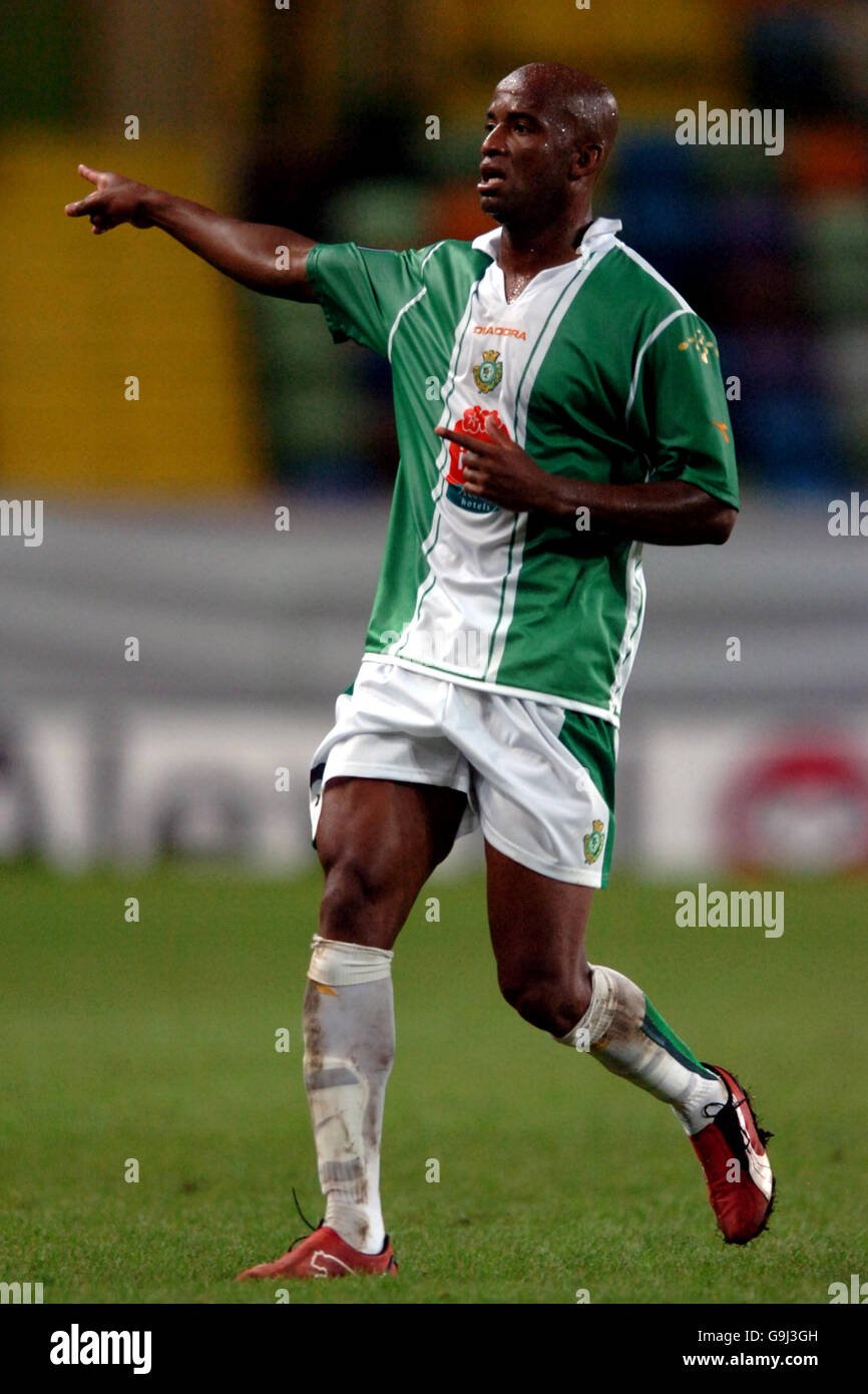 Soccer - UEFA Cup - First Round - First Leg - Vitoria Setubal v ...