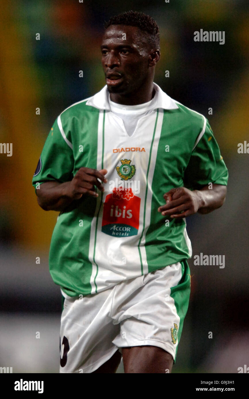 Soccer - UEFA Cup - First Round - First Leg - Vitoria Setubal v ...