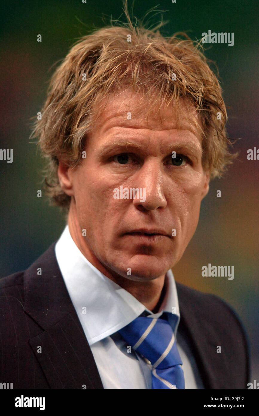 Soccer - UEFA Cup - First Round - First Leg - Vitoria Setubal v ...