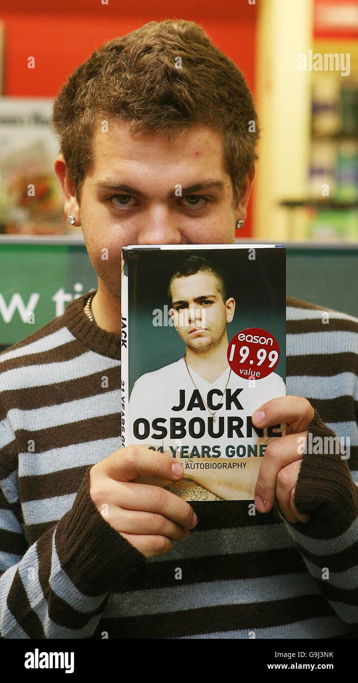 At easons book store in dundrum co dublin hi-res stock photography and ...