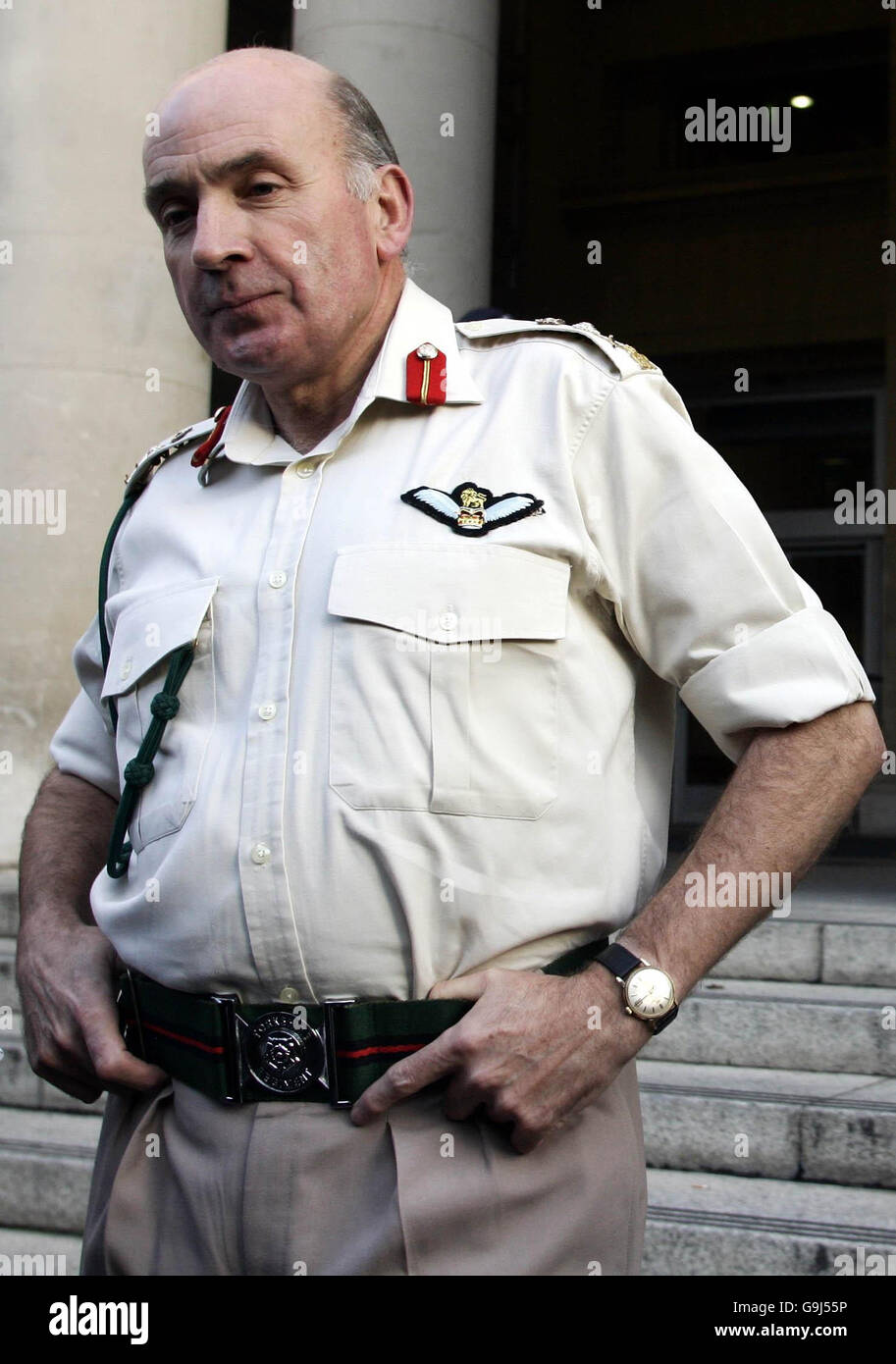 The head of the British Army, General Sir Richard Dannatt, outside the ...